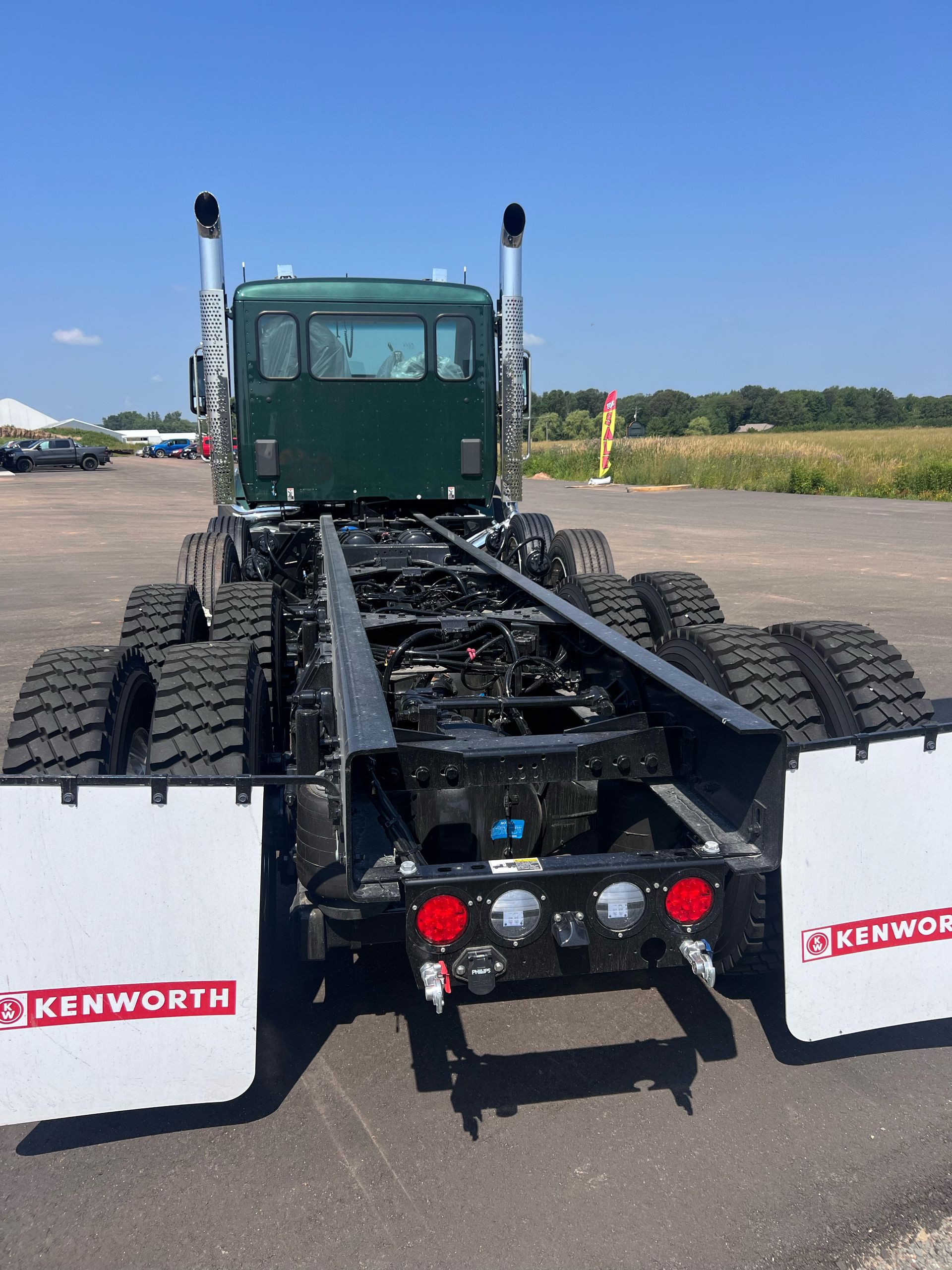 New Kenworth Quad Axle Trucks | Truck Maxx Inc.