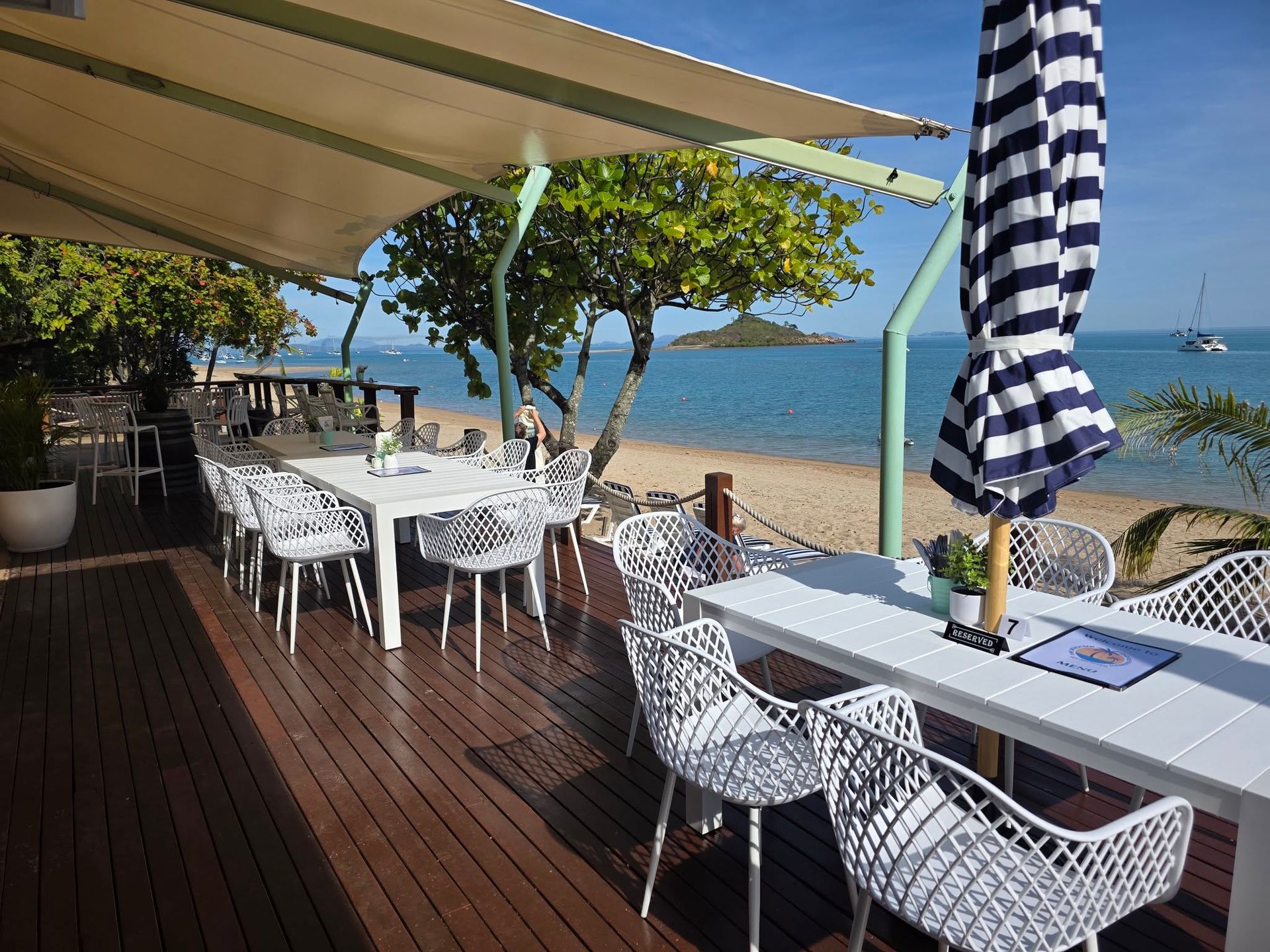 Who We Are | Montes Beach Bar and Restaurant