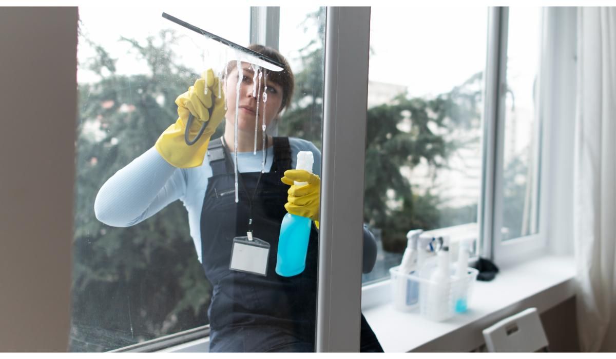 How to Clean Glass Windows Without Leaving Streaks?