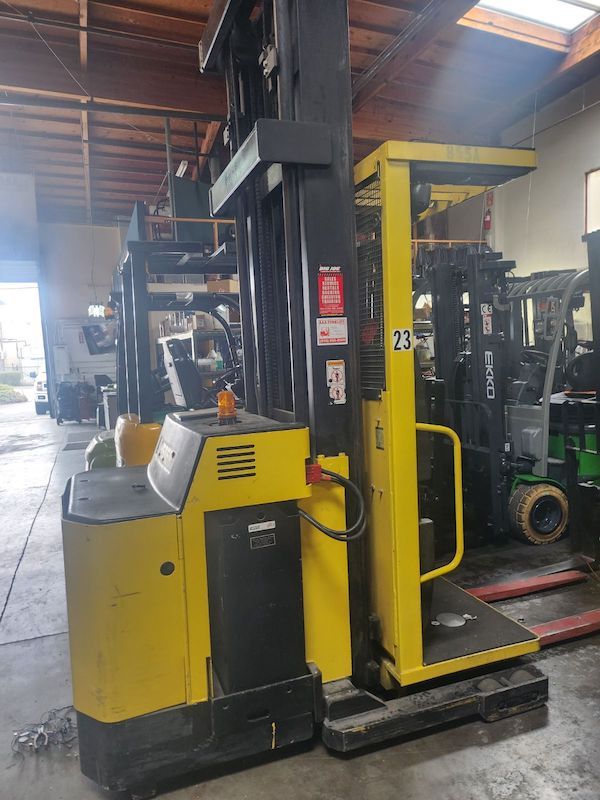 New and used reach trucks and order pickers