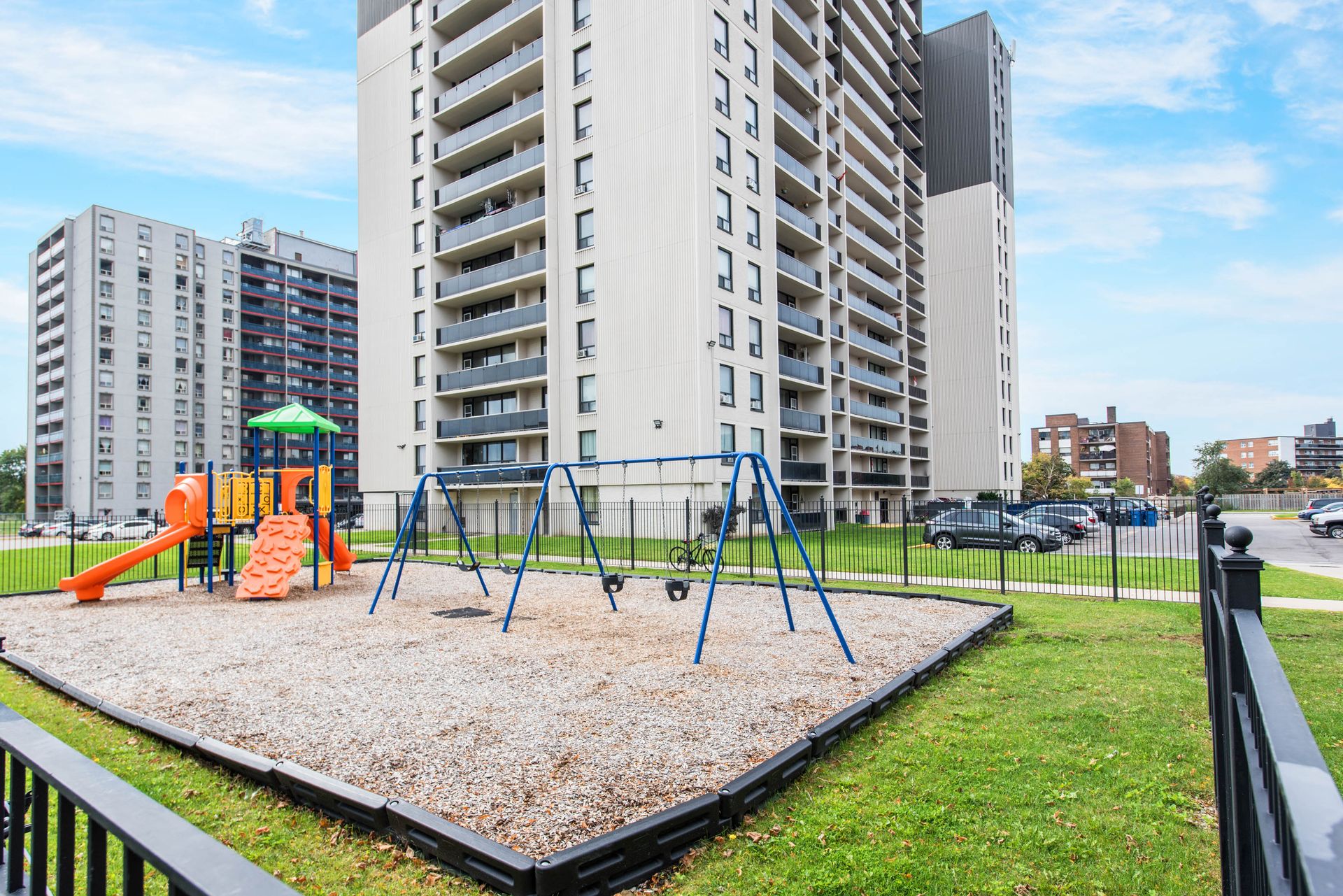 Suite and Building Pictures Gallery | 15 Eva Road, Etobicoke