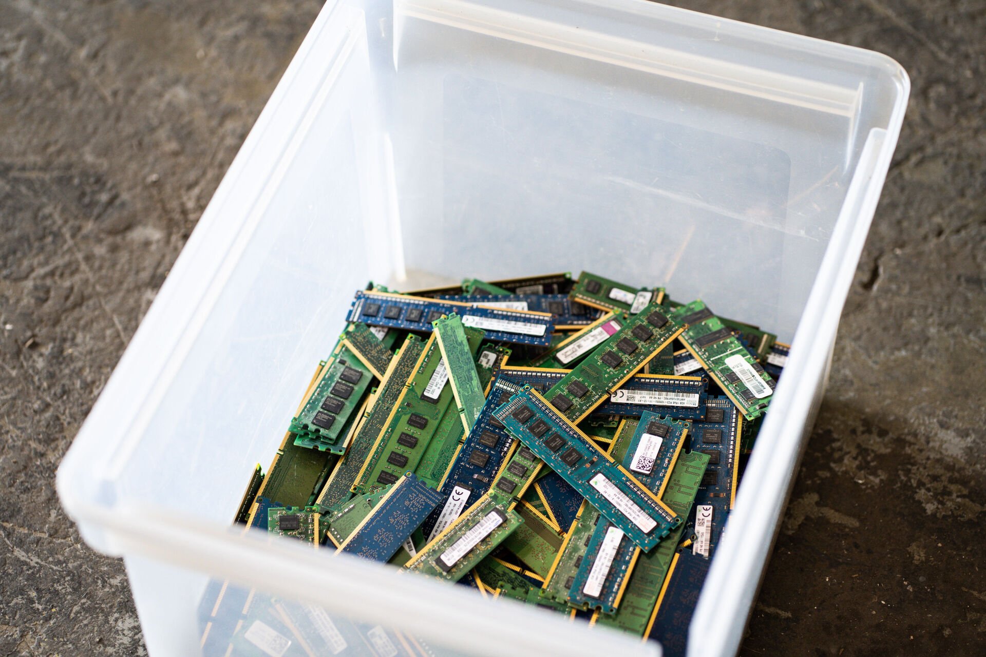 Ways to Destroy Your Personal Data on Hard Drives and Computers