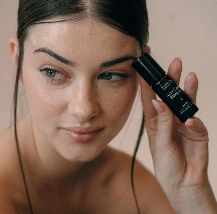 Com tenir cura del contorn d'ulls?