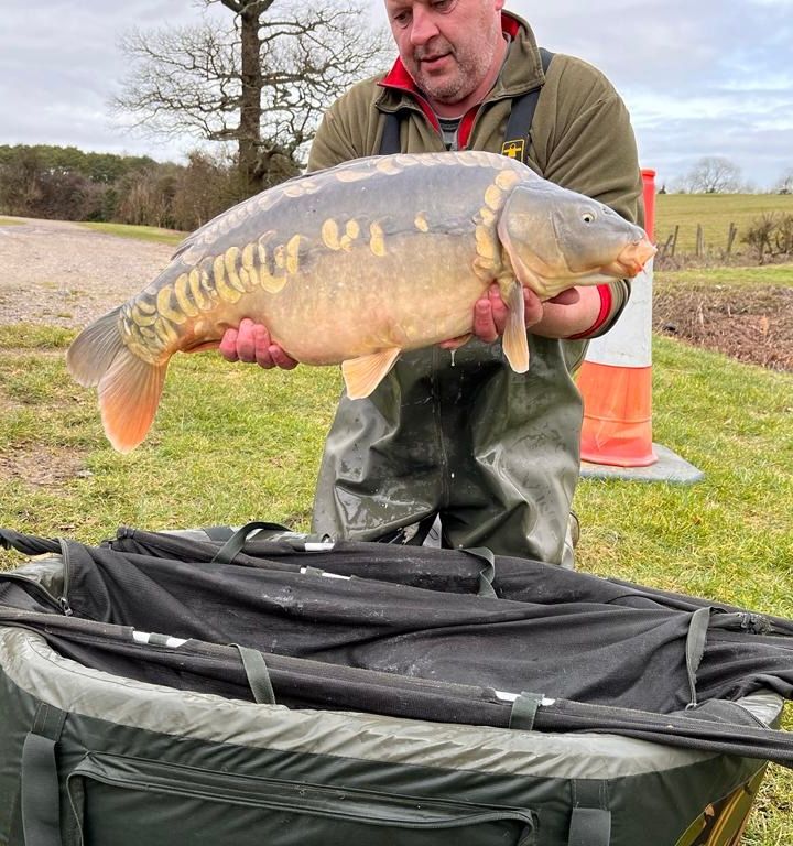 Home [www.hopsfordhallfishery.co.uk]