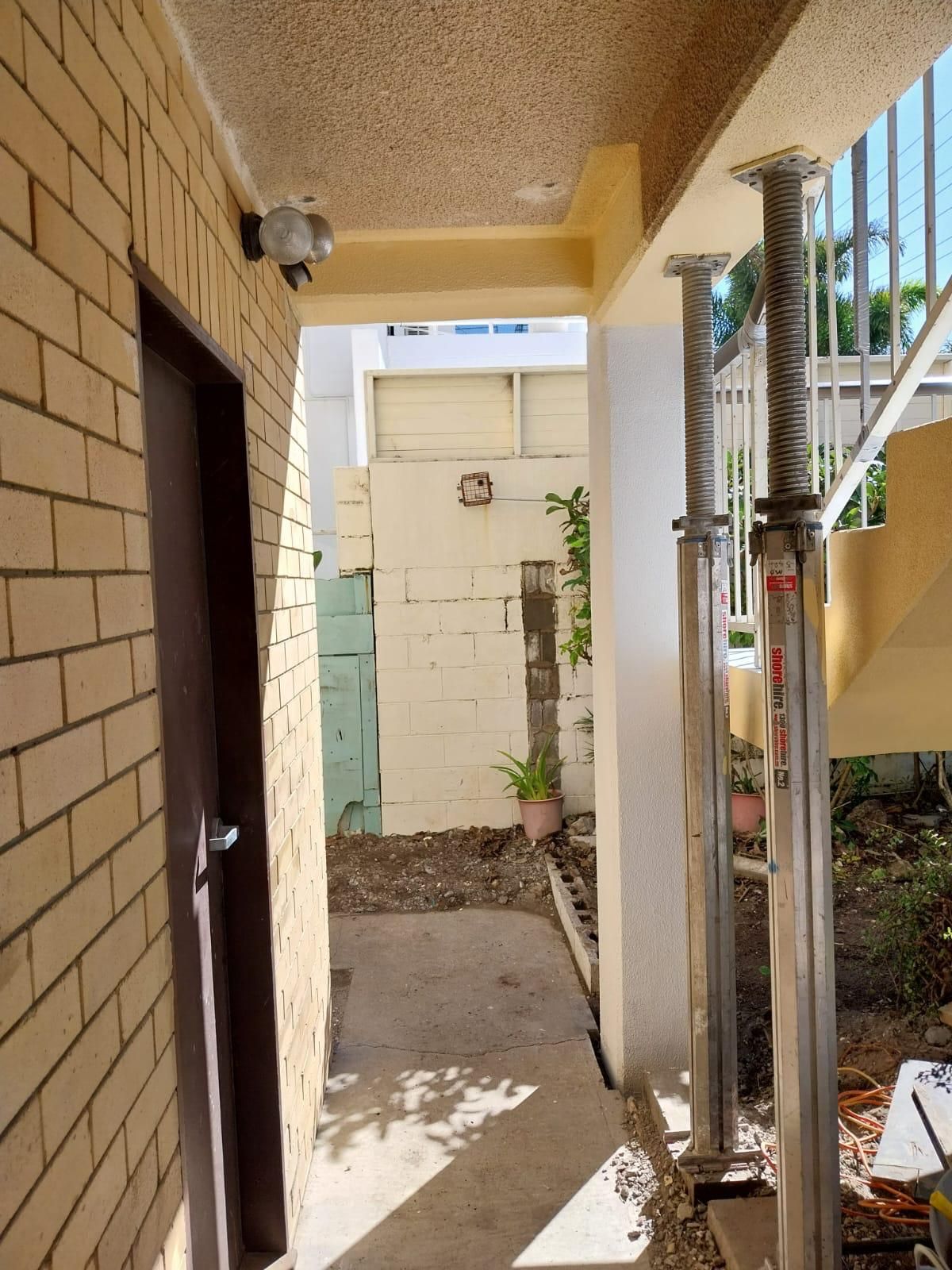 BUILDING CORNER COLUMN & BEAM STRUCTURAL CONCRETE REPAIRS