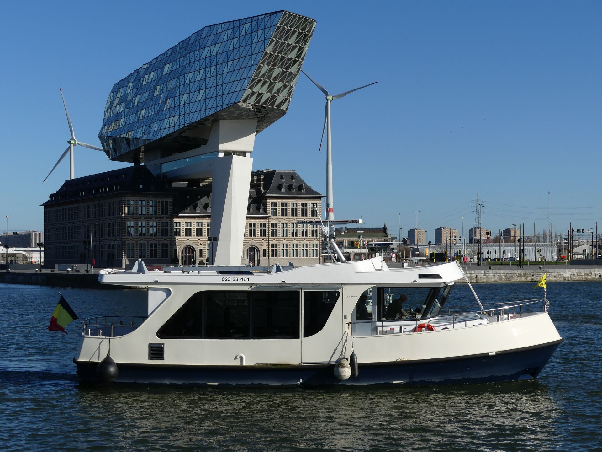 Bezoeken aan de haven van Antwerpen met échte havengidsen