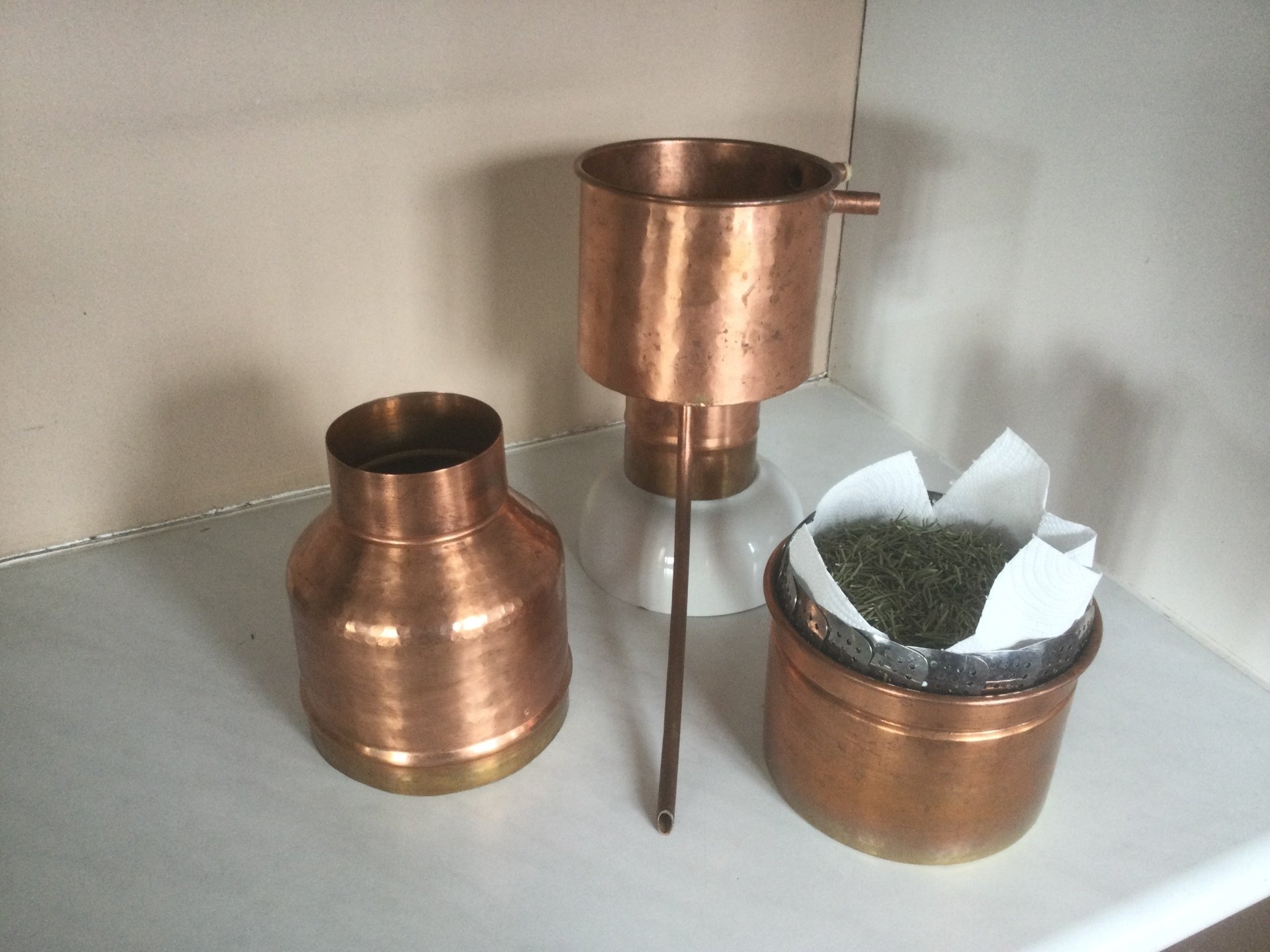 Destilleren van wilde kruiden