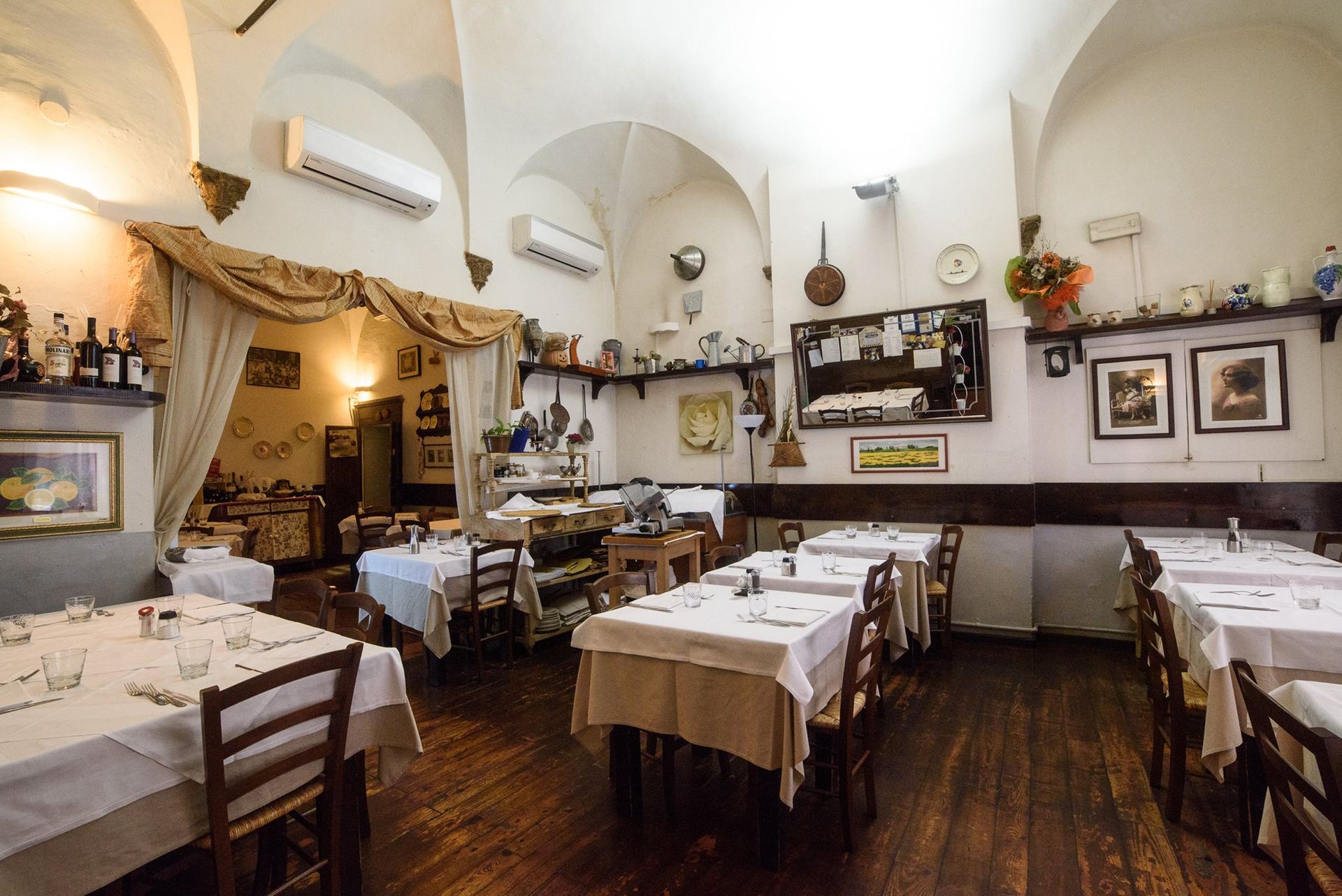 Traditional Bolognese restaurant | Bologna | Osteria La Traviata