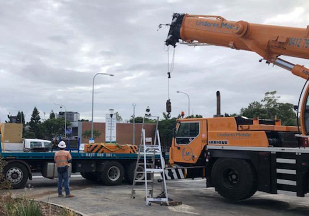 What size mobile crane do I need?