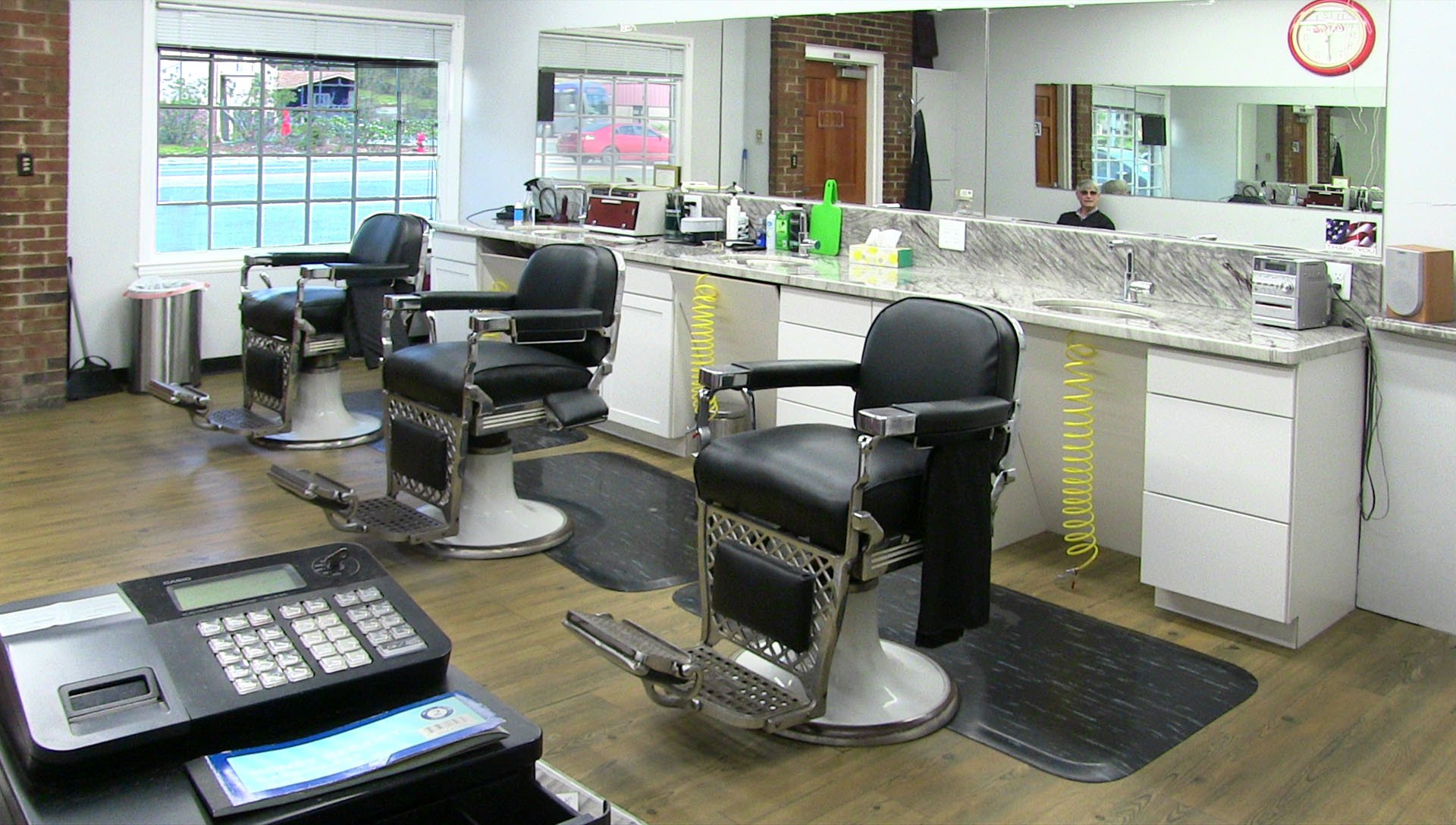 Home [www.dukehomesteadbarbershop.com]