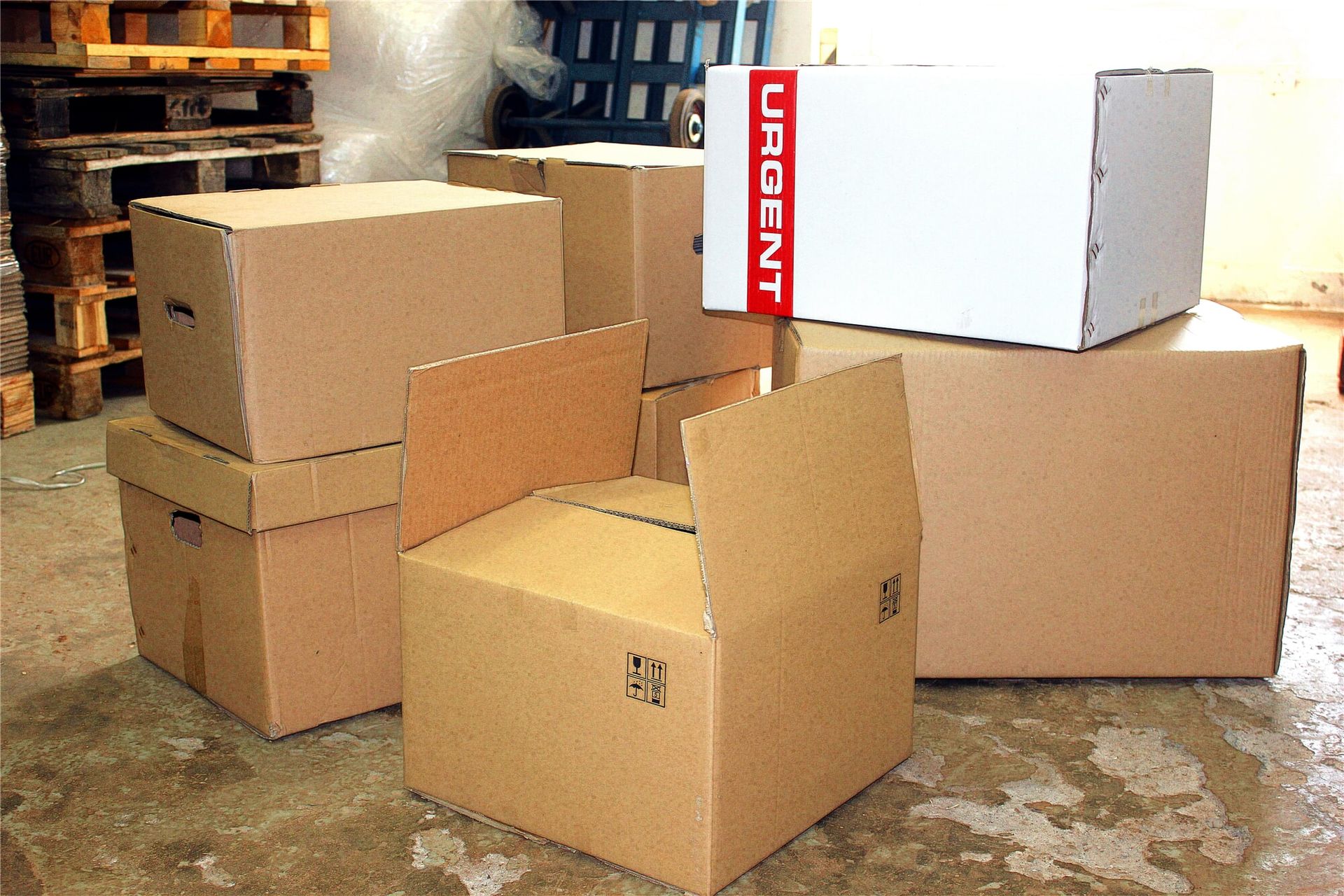 威順紙品廠有限公司 | 專營各類零售及批發紙箱紙盒、啤盒、內咭、白盒、禮盒及紙類產品