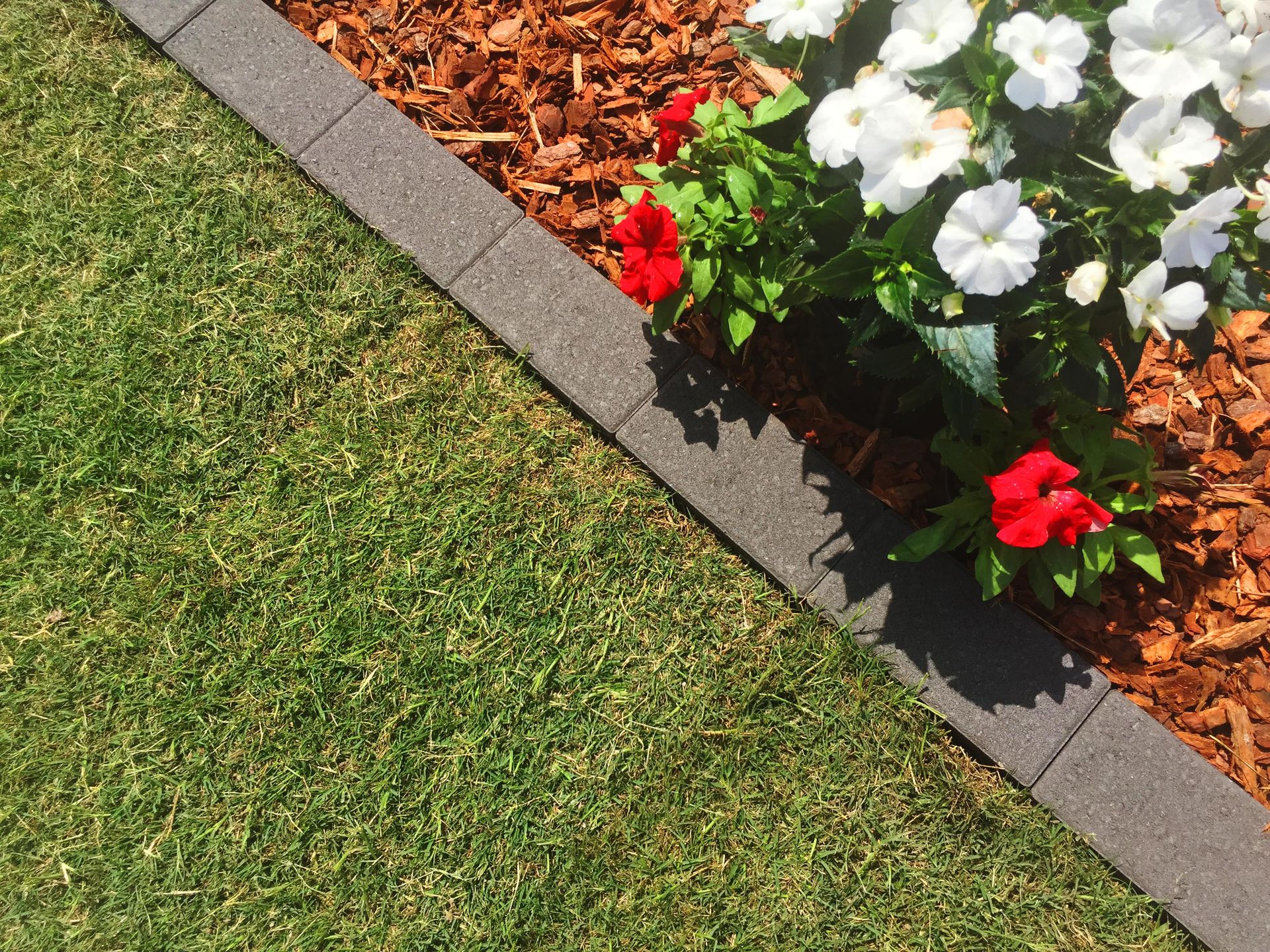 Garden Edging | Adelaide, SA | Playford Pavers