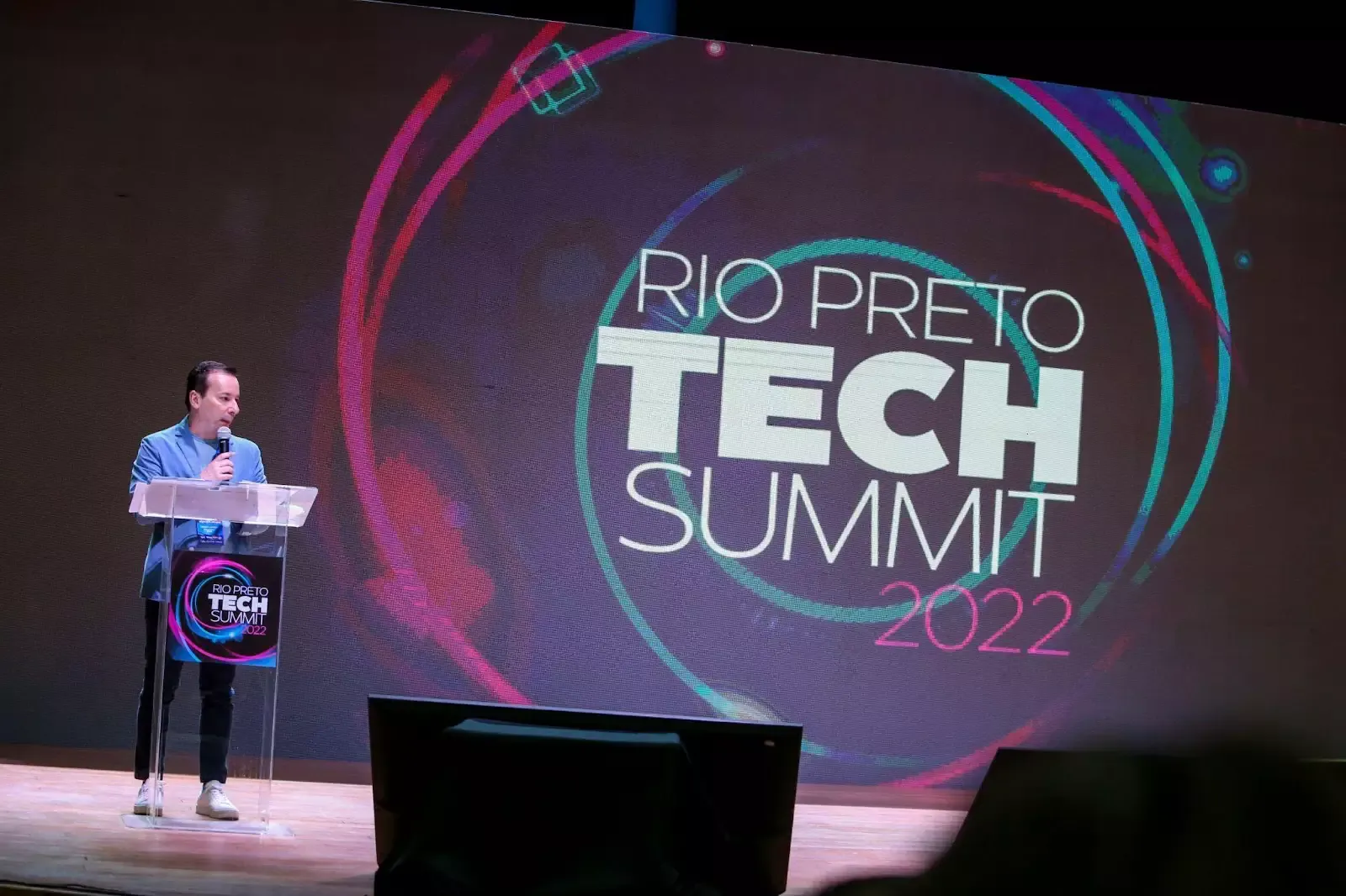 Palestras inspiradoras e feira de negócios: a programação do Tech Summit
