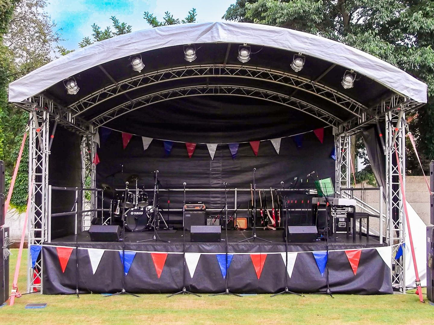 Spotlight on the specifications of the Arc Truss Stage