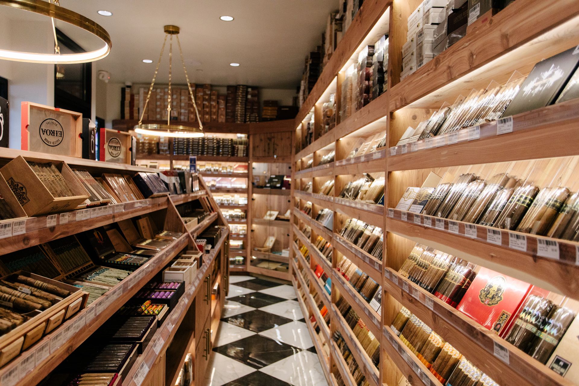 Trevor's Liquor on E. Mayo. Scottsdale 101 Shopping Center