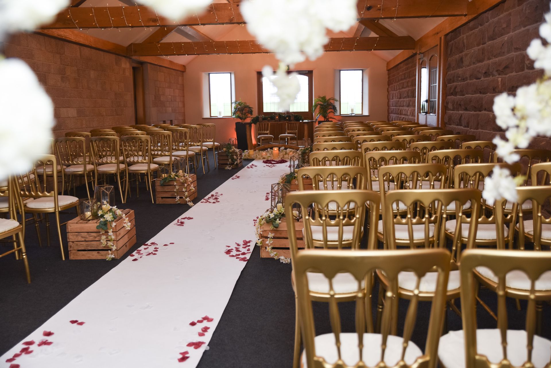 Professional wedding venue dressing by Ex-Pose Events