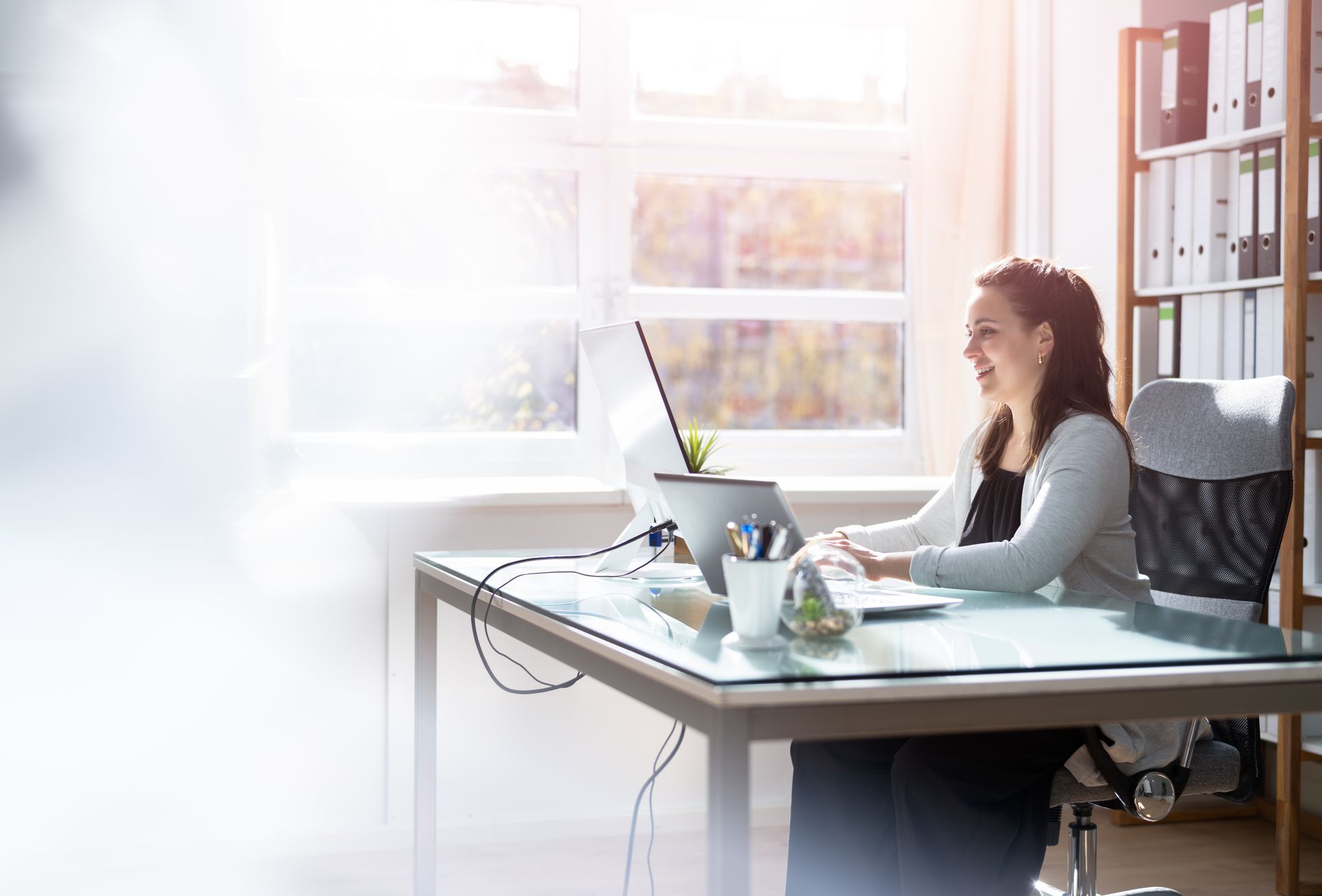 Best Posture for Sitting at a Desk | APM of St. Charles