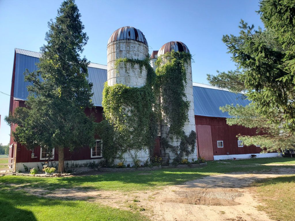 Rustic Red Barn | Weddings & Events in Mid-Michigan | Coleman MI