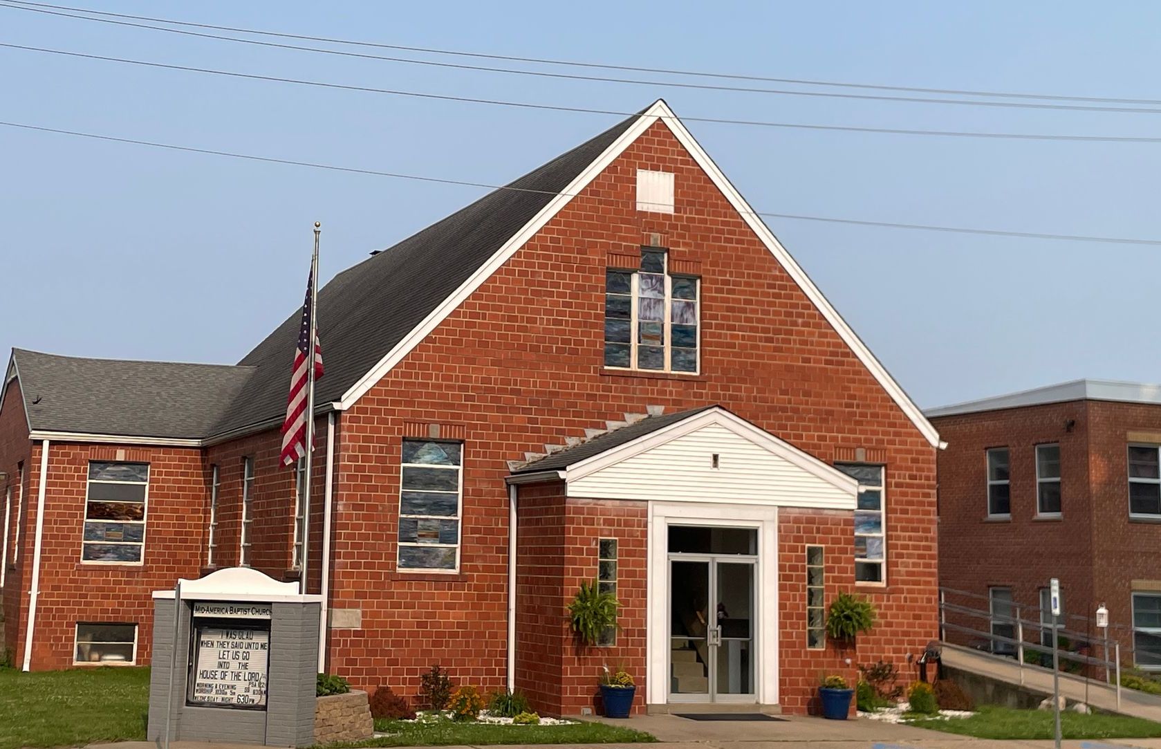 Mid-America Baptist Church - Winfield, MO