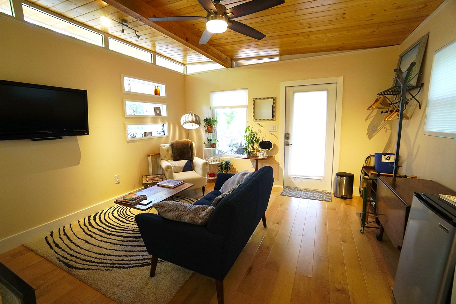 Modern Studio 14x20