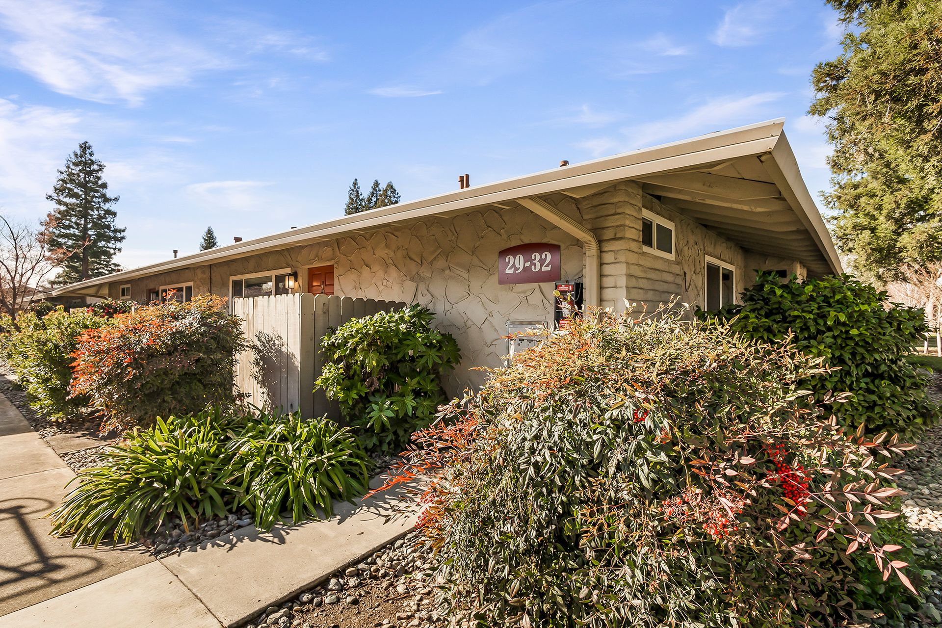 Sheridan Square Apartments | Hignell Rentals