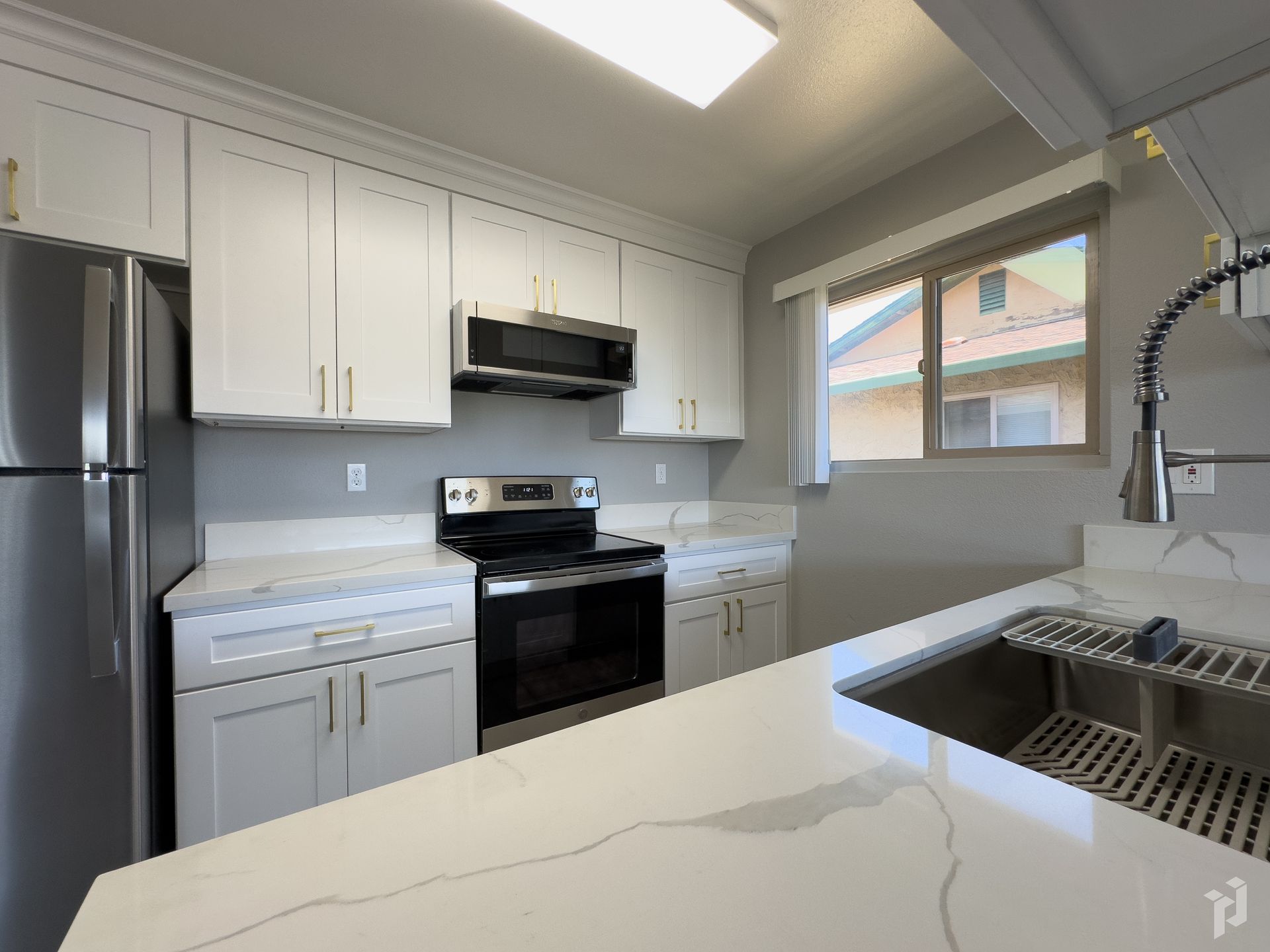 Monte Vista Apartments | Hignell Rentals Move In Specials