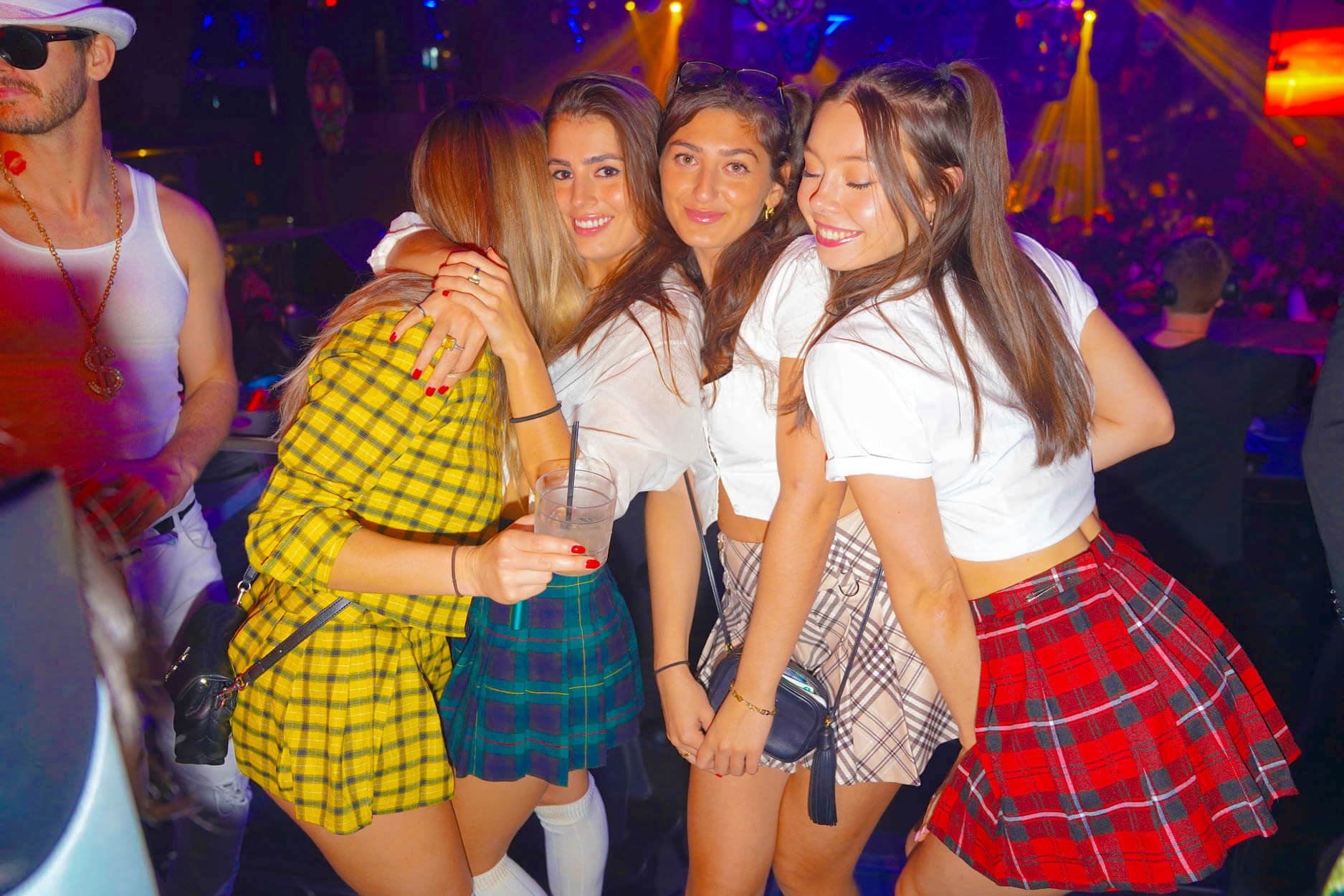 Las Vegas : Ultimate Party Pass with Free Drinks & Party Bus | Las ...