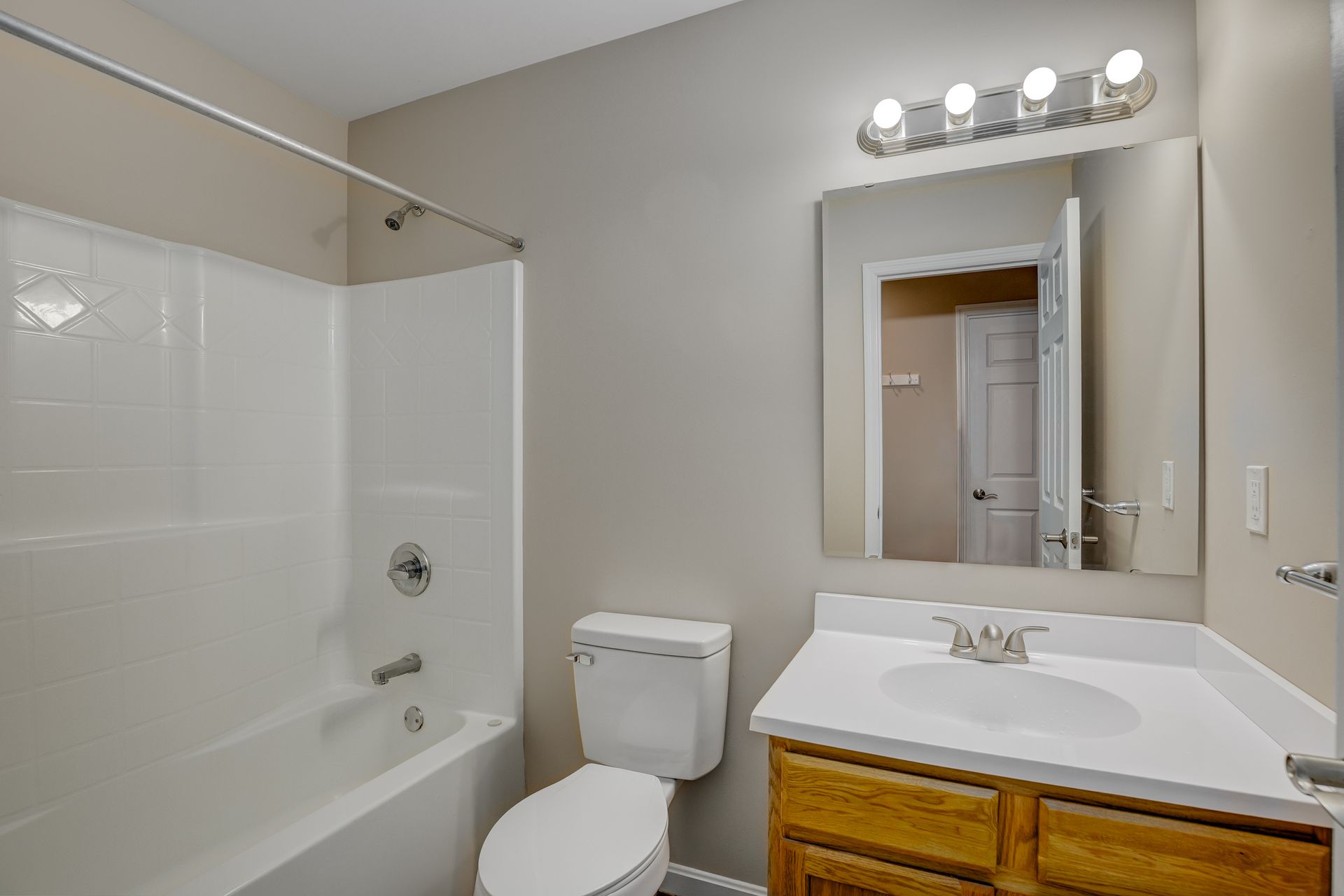 Walton Reserve | Crittenden Apartments