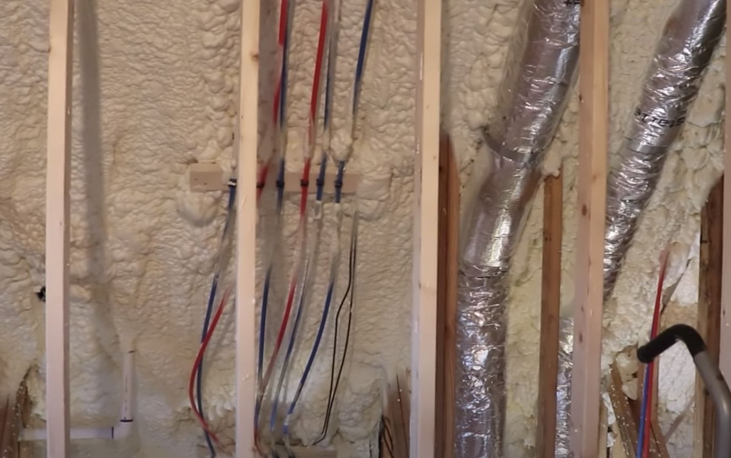 Spray Foam Insulation Green Bay, Wi | Expansion Foam