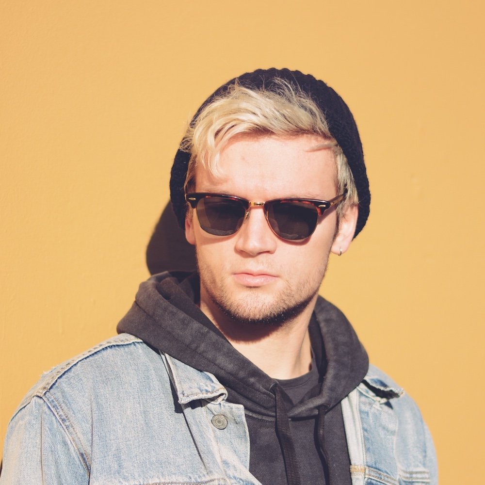 Mist Pool Bar / Commodore Resort / Put-in-Bay, Ohio