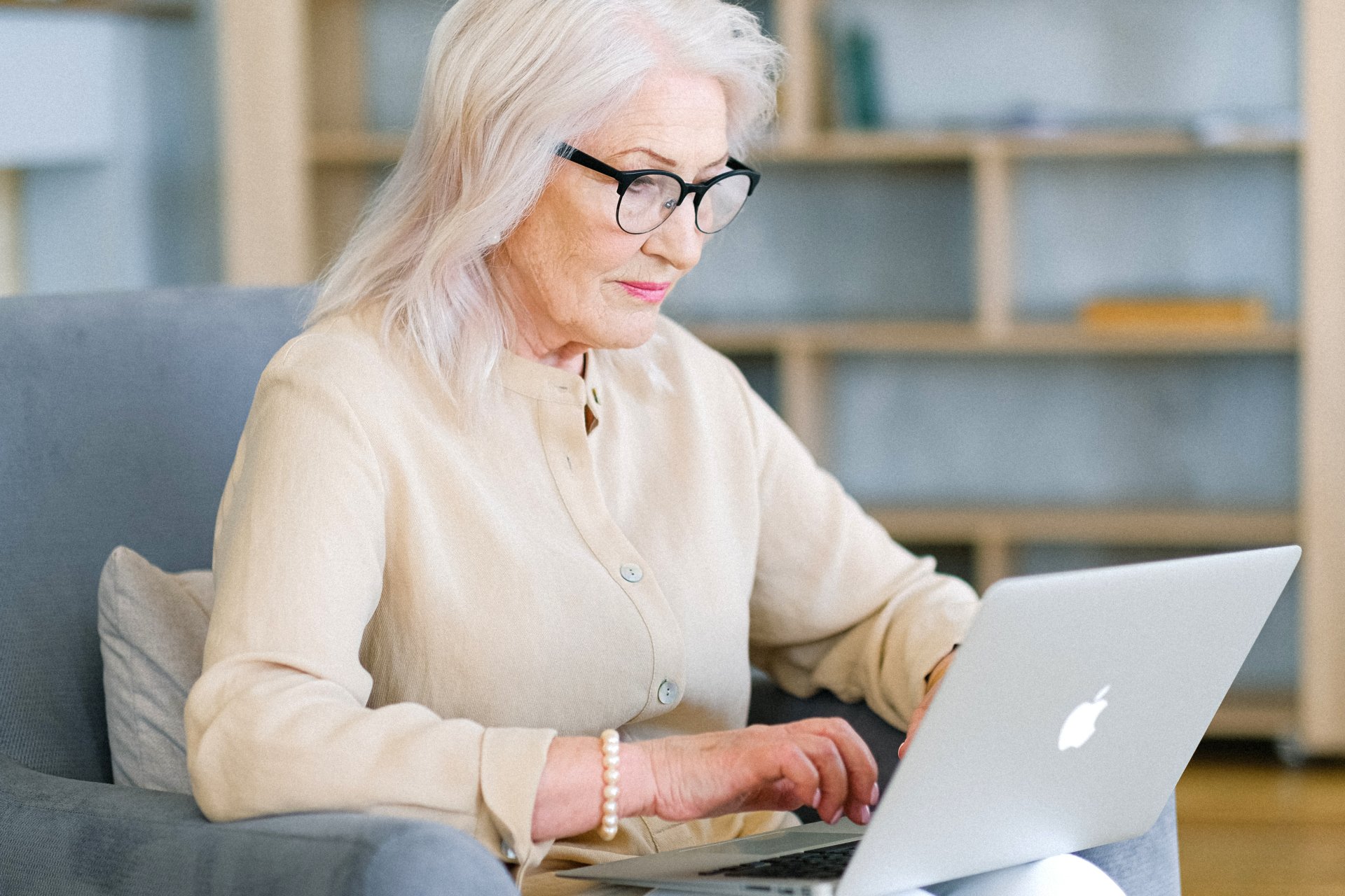 Keep your LinkedIn profile active when semi-retiring