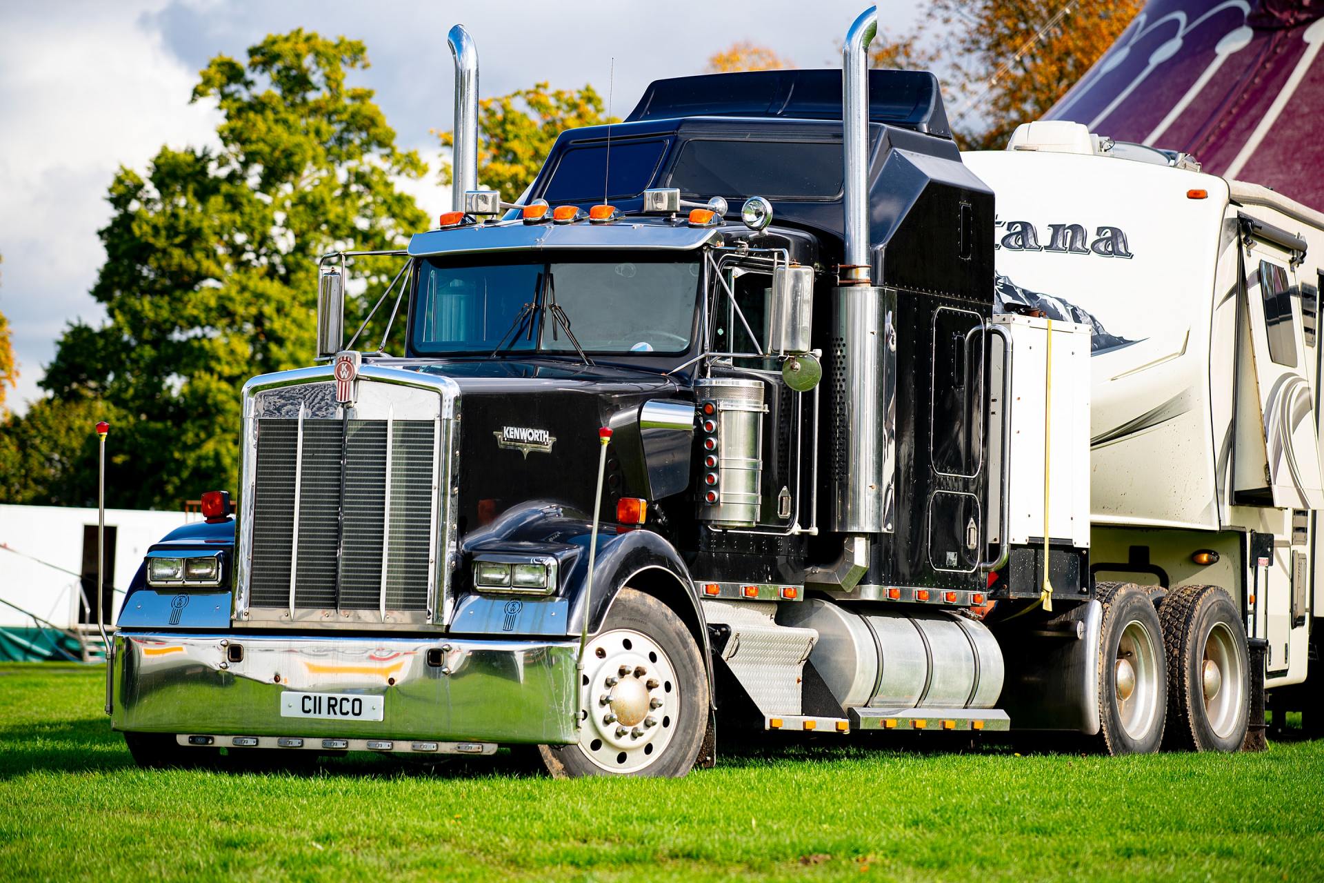 Things To Look For When Purchasing A Used Semi Trailer Things To Look For When Purchasing A Used Semi Trailer